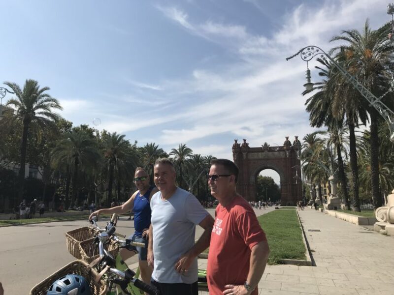 Barcelona: 2.5-Hour Bike or E-Bike Historical Tour - The Final Stop: Casa Batlló and La Pedrera