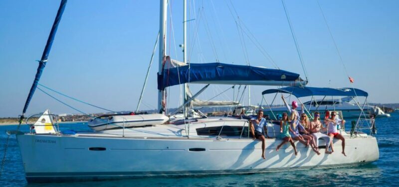 Barcelona: 2-Hour Private Boat Cruise - Key Points