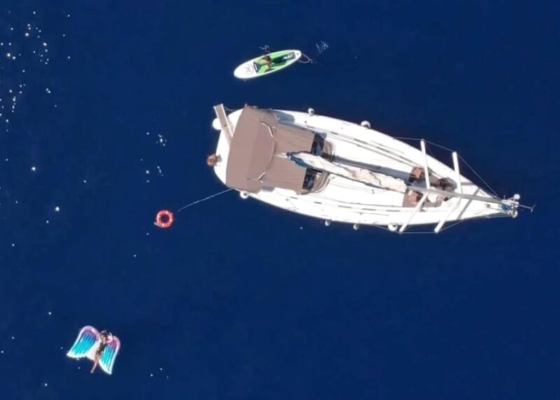 Barcelona : 2 hours Sailing tour with snacks and drinks - Key Points