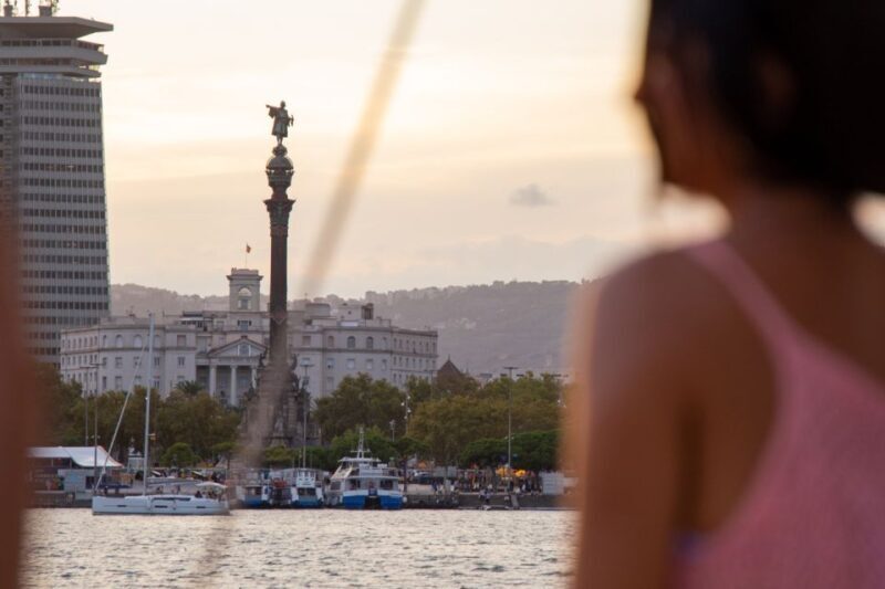 Barcelona : 2 hours Sailing tour with snacks and drinks - The Value of the Tour