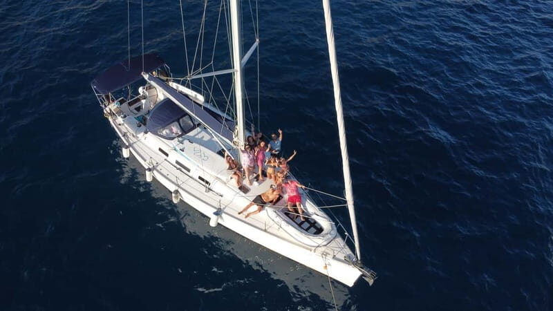 Barcelona 2h private sailing tour for 11 with local Skipper - Key Points