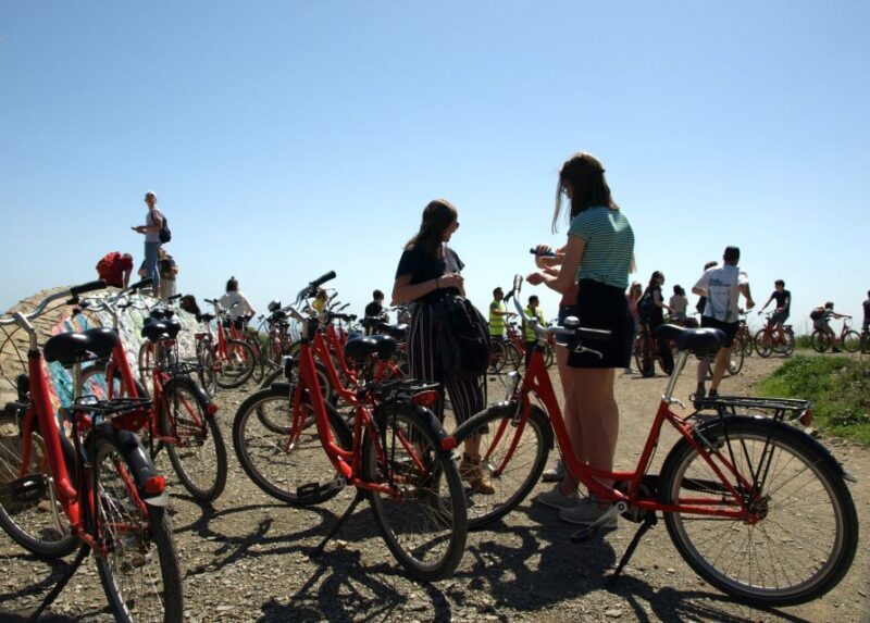 Barcelona: 3-Hour Bike Tour with Spanish Tapas - Key Points