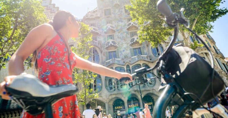 Barcelona: Barcelona in one day Sightseeing e-Bike Tour - Key Points