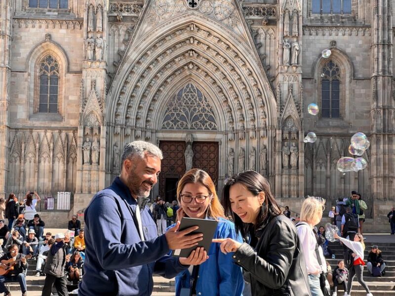 Barcelona: Barri Gotic Small Group Walking Tour - Key Points