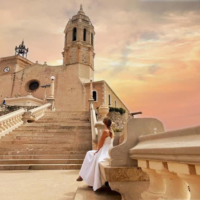 Barcelona: Beautiful Sitges Sunset Tour with Guide - Key Points