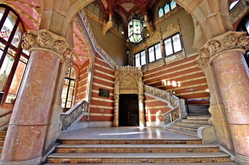 Barcelona Beyond Gaudí: Modernism, Rooftops, and Hidden Gems - Key Points