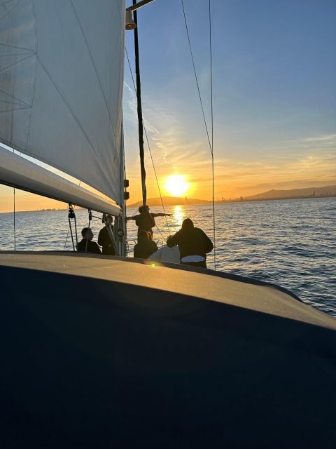 Barcelona: Boat trip with cava in amazing sailboat - Who Will Love This Experience?