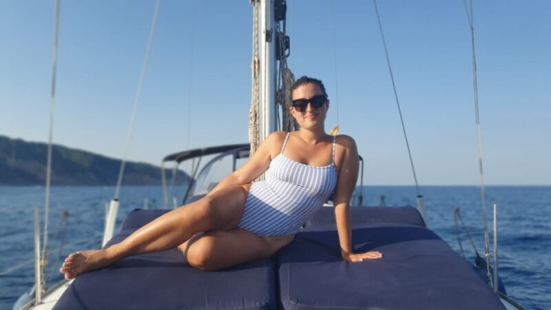 Barcelona: Boat trip with cava in amazing sailboat - FAQ