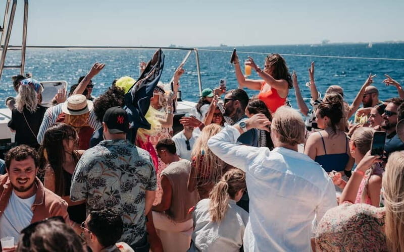 Barcelona: Brunch Boat Party with Drinks and DJ - Who’s This Experience Best For?