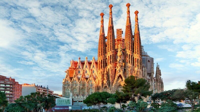 Barcelona by Heart: A Romantic Walk Through Time - The Experience and What Youll Take Home