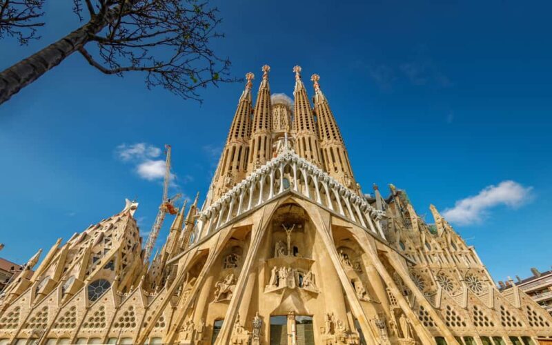 Barcelona: Catalan Modernism Architecture Walking Tour - Discovering Barcelona’s Catalan Modernism: A Walking Tour Review