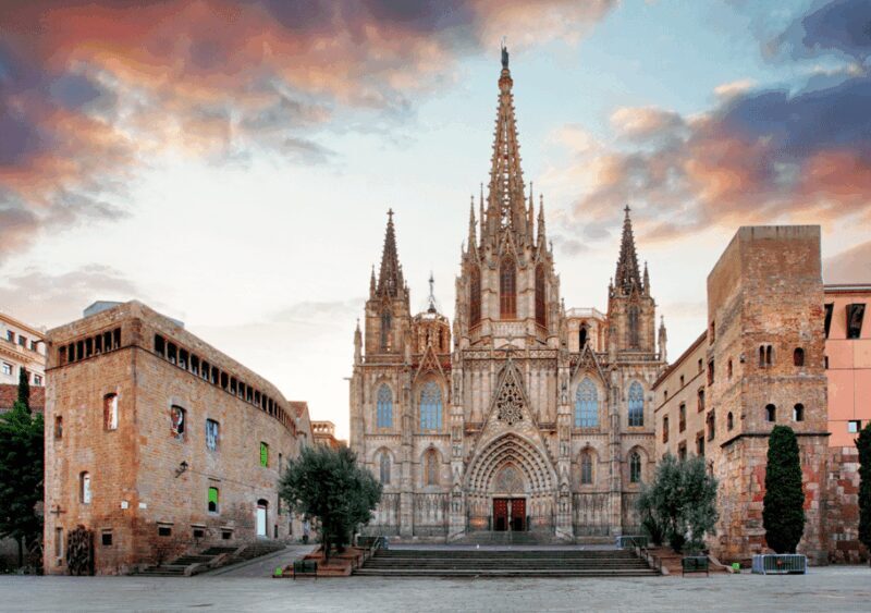 Barcelona Cathedral: Ticket, Guided Tour and VR Experience - The Itinerary: What You Can Expect