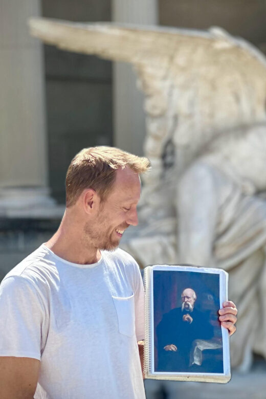 Barcelona: Cemetery Tour - Gothic Graves & Local History - Key Points