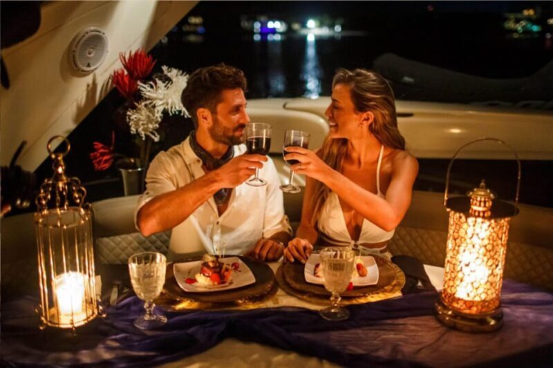 Barcelona: Cena Romántica y noche en camarote en velero - What Travelers Say and Why It Matters