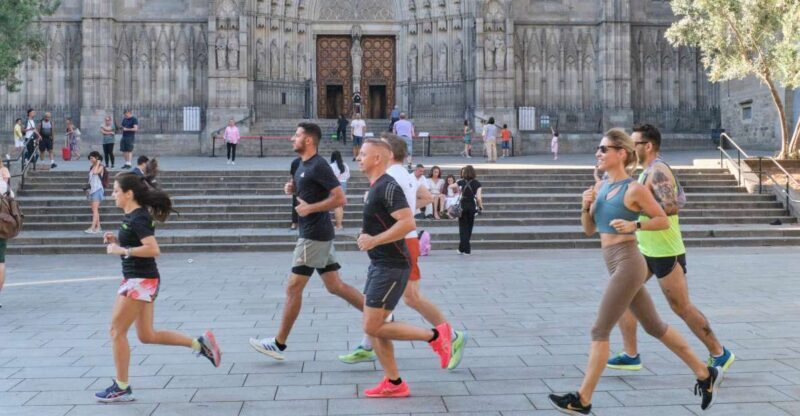 Barcelona: City Highlights Guided Running Tour - Key Points