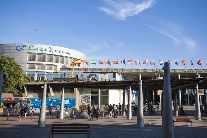 Barcelona City Tour Hop-On Hop-Off and Aquarium - Analyzing the Cost and Value