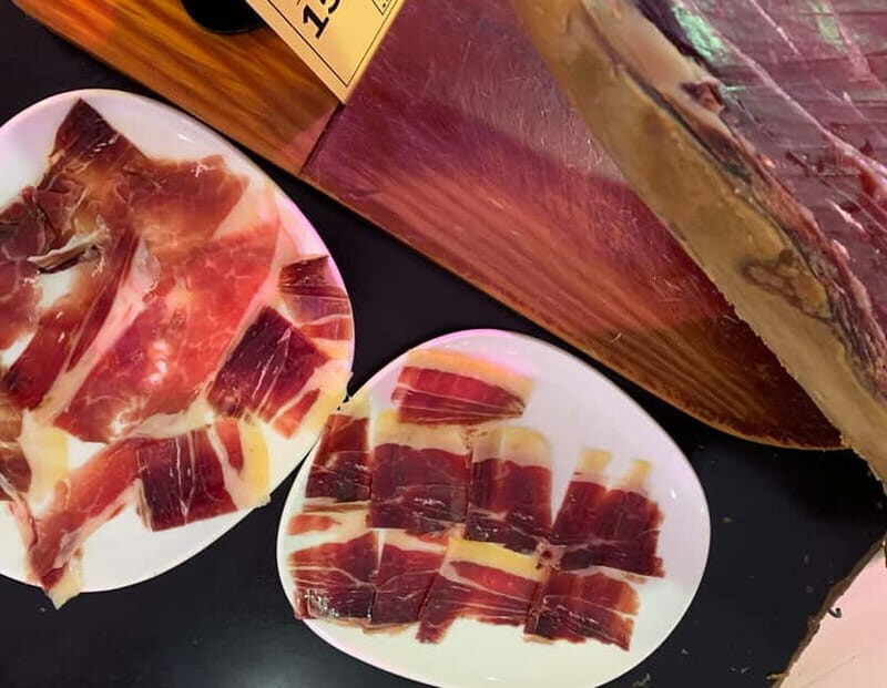 Barcelona: Delicious Food Tour and City Center Sightseeing - Key Points