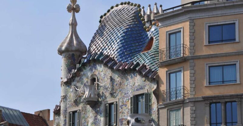 Barcelona: Discover Gaudi Architectural Guided Tour - An In-Depth Look at the Experience