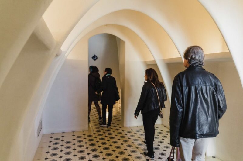 Barcelona: Discover Gaudí, Sagrada Familia, and Park Güell - FAQ