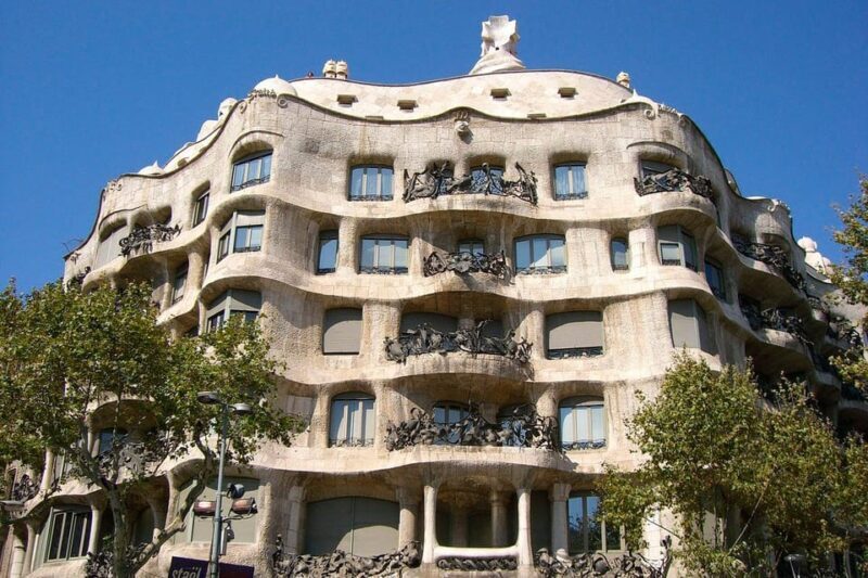 Barcelona: Electric scooter tour Gaudi and Gothic route - Why This Tour Might Be a Great Fit