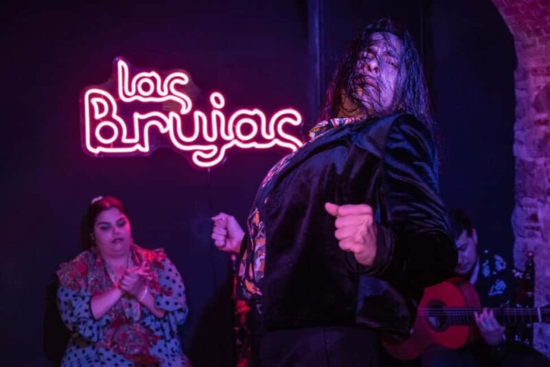 Barcelona: Espectáculo de FLAMENCO íntimo en Las Brujas Club - An Authentic Flamenco Experience in Barcelona
