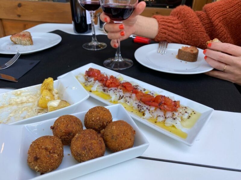 Barcelona: Evening Tapas Tour in the Poble-Sec neighbourhood - Starting Point and Neighborhood Charm