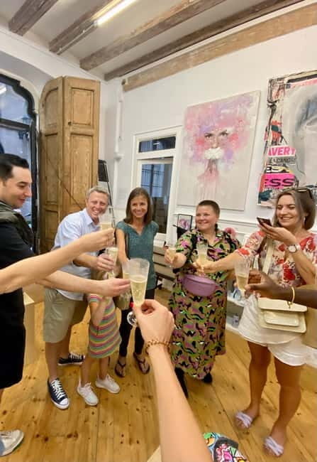 Barcelona: Explore Art district with Wine - Key Points