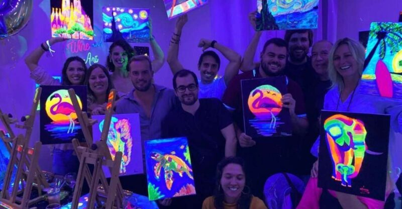 Barcelona: Fluorescent Paint and Wine Workshop - What to Expect from the Fluorescent Paint and Wine Workshop
