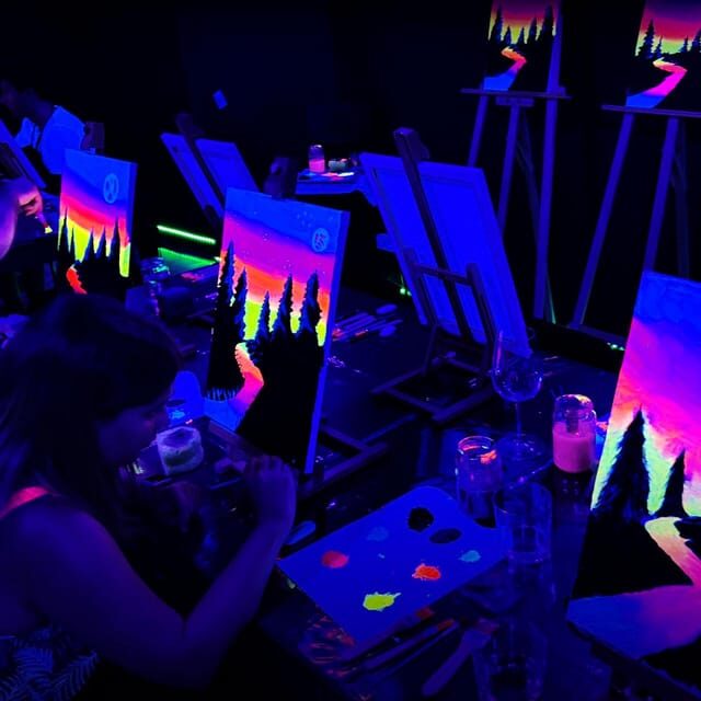 Barcelona: Fluorescent Painting Workshop with Wine and Creativity - Introduction: A Creative Bash in Barcelona