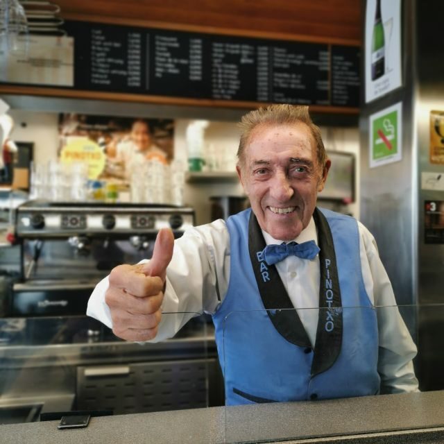 Barcelona: Foodie Walking Tour with Sagrada Familia Tickets - Who Will Love This Tour?