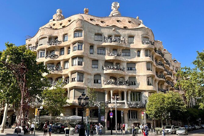 Barcelona Gaudi Houses Tour: Casa Vicens, Pedrera & Casa Batlló - FAQ