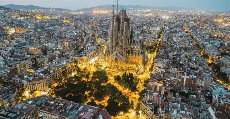 Barcelona: Gaudí Sightseeing Guided Segway Tour - An Introduction to the Tour Experience