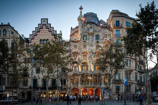 Barcelona: Gaudí, Tapa, Drink & Hidden Architectural Gems - A Detailed Breakdown of the Itinerary