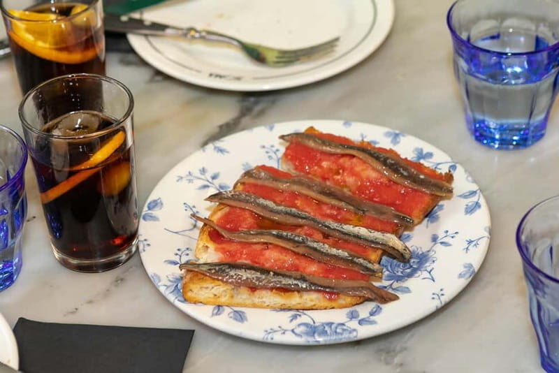 Barcelona: Gaudi Tapas & Wine Tasting Small Group Tour - Summary: Who Should Consider This Tour?