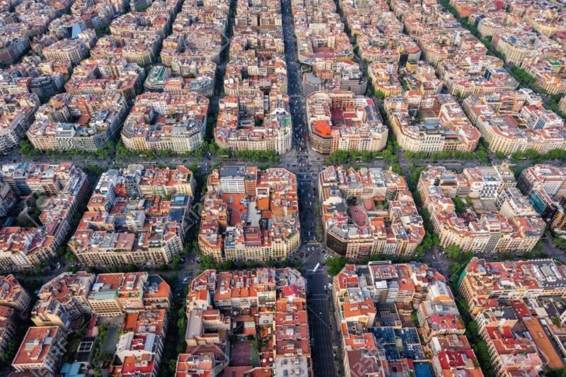 Barcelona: Gaudís Masterpieces and Modernism Private Tour - Key Points