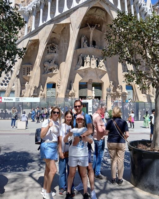 Barcelona: Gaudís Masterpieces and Modernism Private Tour - Practical Details