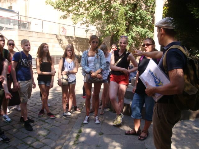 Barcelona: German City Tour from Gaudí's Perspective - FAQ