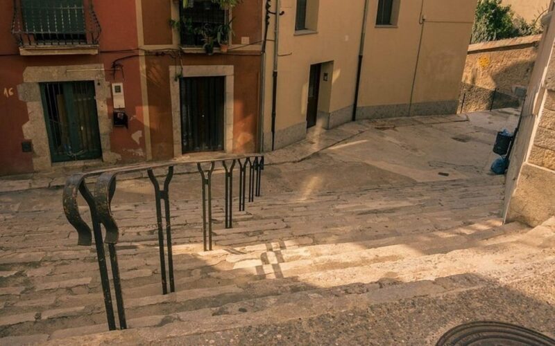 Barcelona: Girona Private Day Trip with Local Guide - Key Points