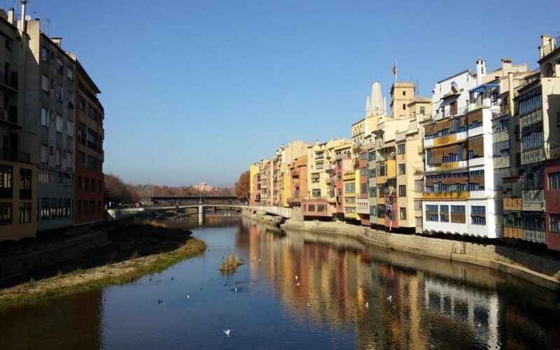 Barcelona: Girona Private Day Trip with Local Guide - The Return Journey: Relaxed and Scenic