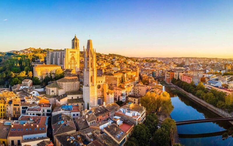 Barcelona: Girona Private Guided Tour by High-Speed Train - An In-Depth Look at the Girona Private Guided Tour from Barcelona