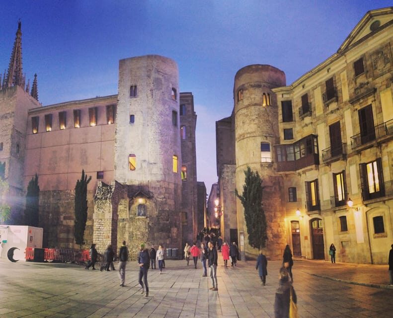Barcelona: Gothic Quarter & El Born Hidden Gems Walking Tour - Key Points