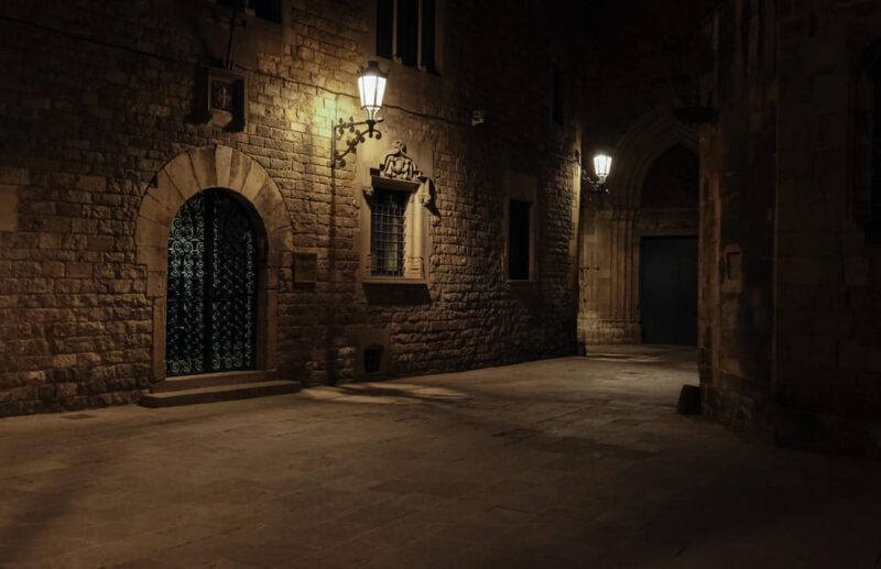 Barcelona: Gothic Quarter Night Walk Mysteries and Legends - Who Will Love This Tour?