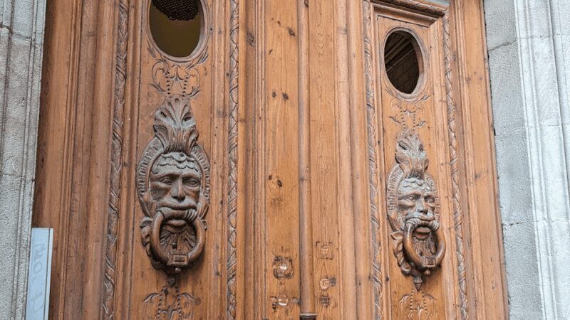 Barcelona: Gothic Quarter Walking Tour - Kings Square and Roman Ruins