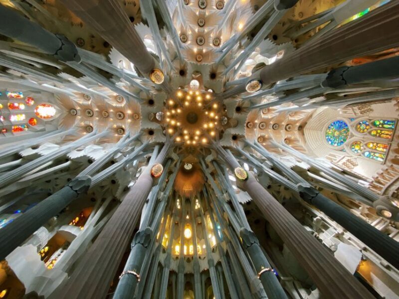 Barcelona: Guided Tour of Sagrada Familia - The Positive Aspects in Detail