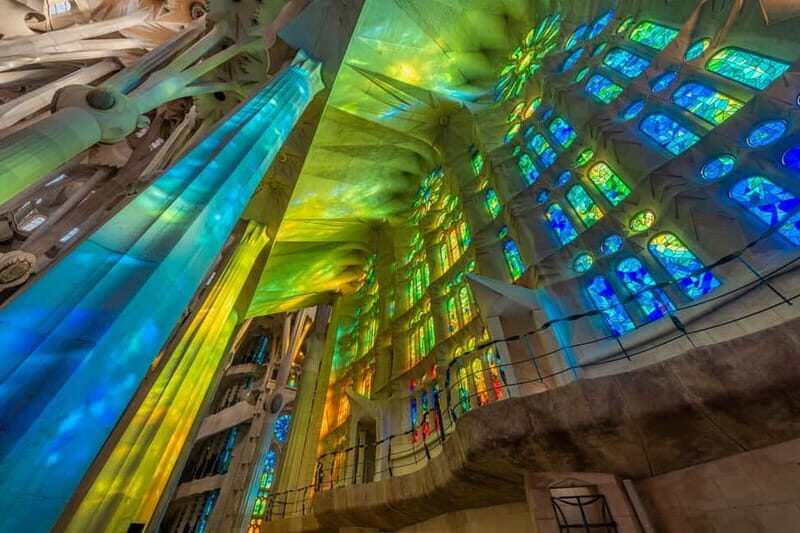 Barcelona: Guided Tour of the Sagrada Familia Skip the Line - Why This Tour Works Well