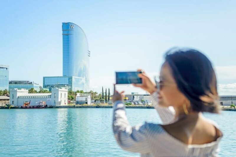 Barcelona: Guided Walking City Tour, Cable Car & Boat Ride - Exploring the Heart of Barcelona
