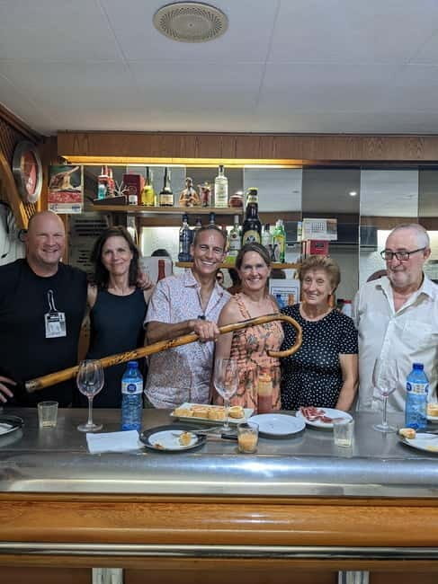 Barcelona: Hidden Bars and Authentic Tapas Journey - Key Points