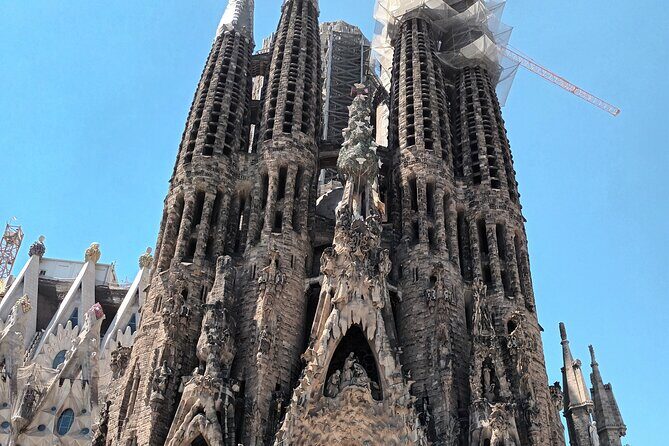 Barcelona highlights bike tour - Arc de Triomf