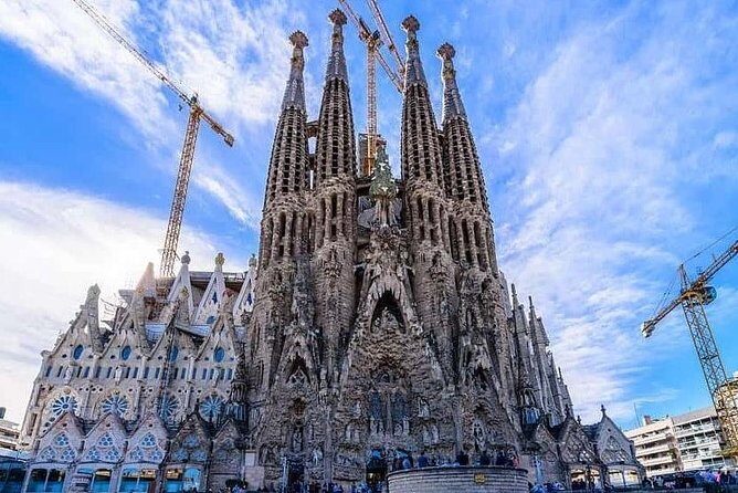 Barcelona Highlights Private Guided Tour - Analyzing the Value
