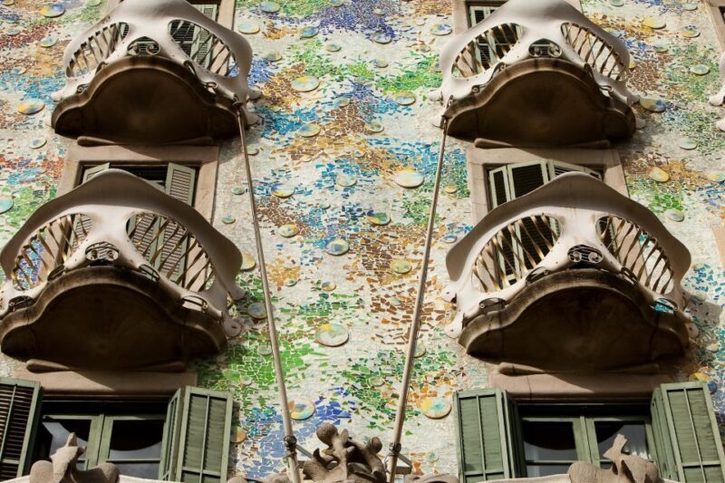 Barcelona Highlights Small Group Half-Day Tour with Pickup - Who Should Consider This Tour?